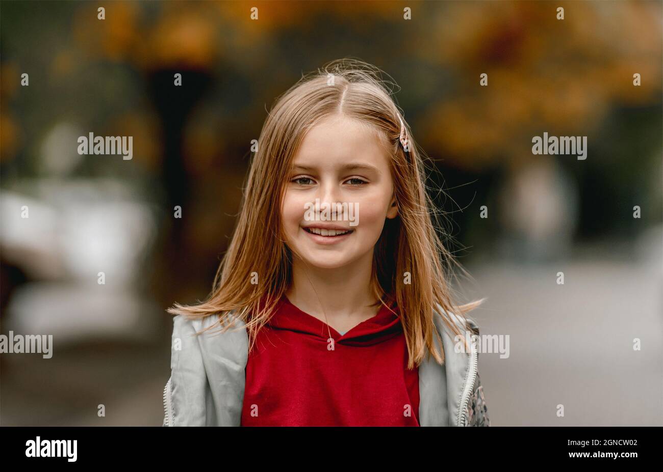 Preteen girl autumn portrait Stock Photo - Alamy
