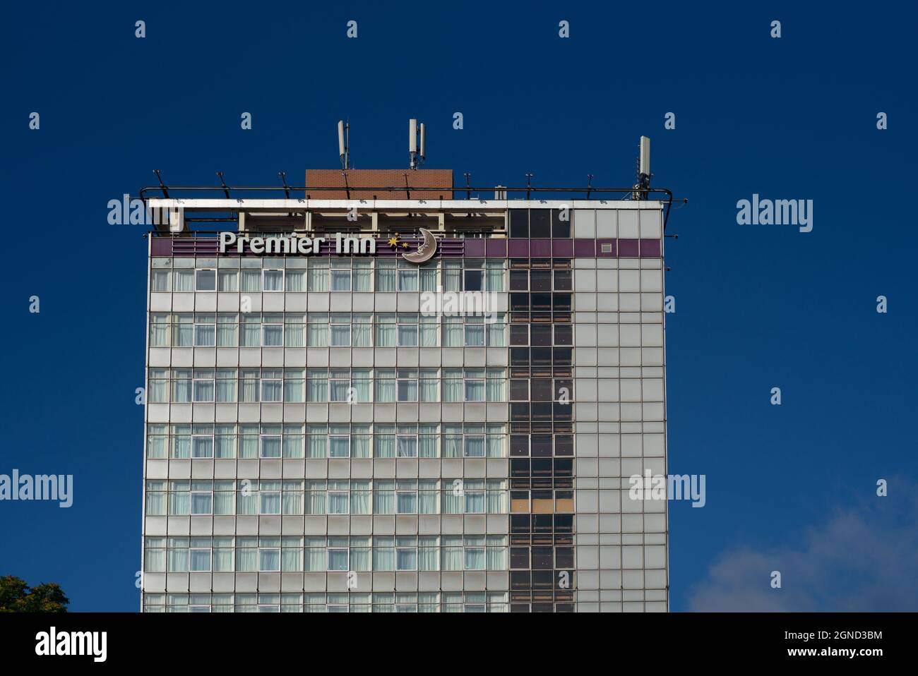 Premier inn london tower hi-res stock photography and images - Alamy