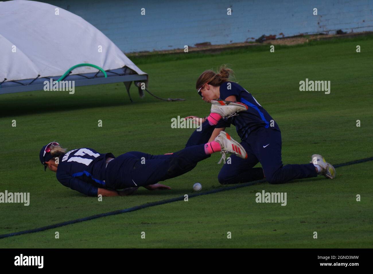 Scarborough, England, 22 September 2021. Phoebe Graham and Sterre Kalis ...