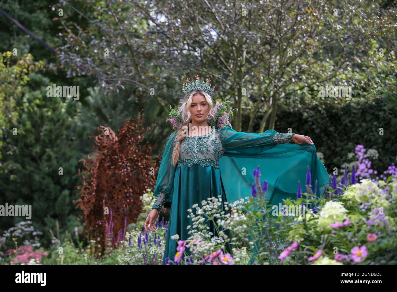 London, UK. 20th Sep, 2021. Model Lydia Butler representing The ...