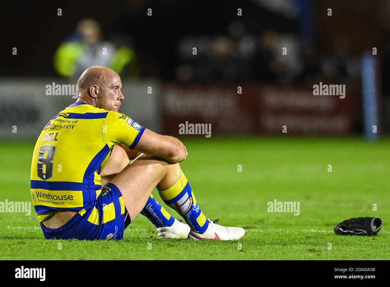 Chris Hill (8) of Warrington Wolves dejected after the game Stock Photo ...