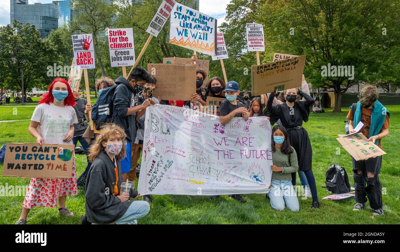 Global march for climate hi-res stock photography and images - Alamy