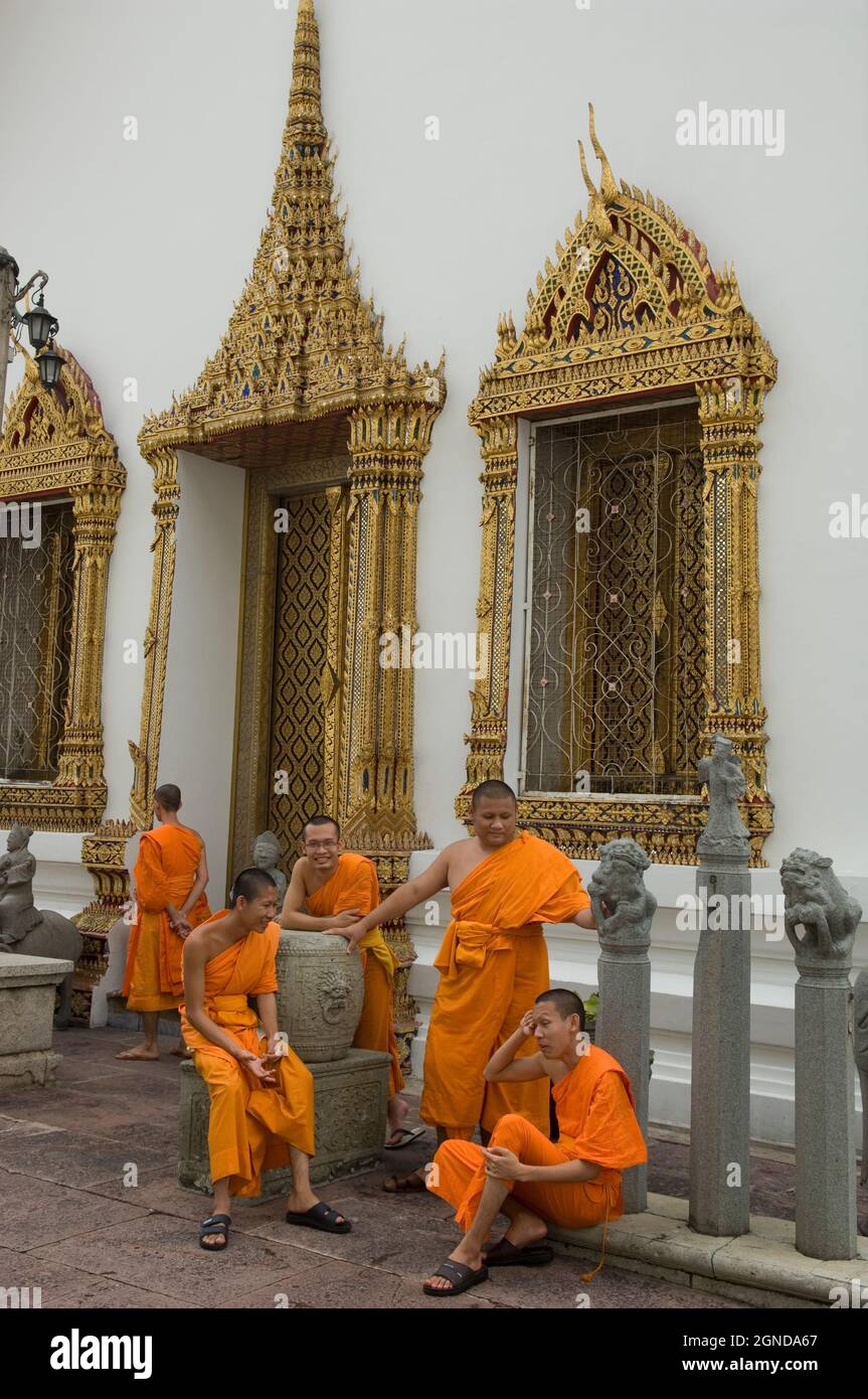 Buddhist monk in temple door hi-res stock photography and images - Alamy