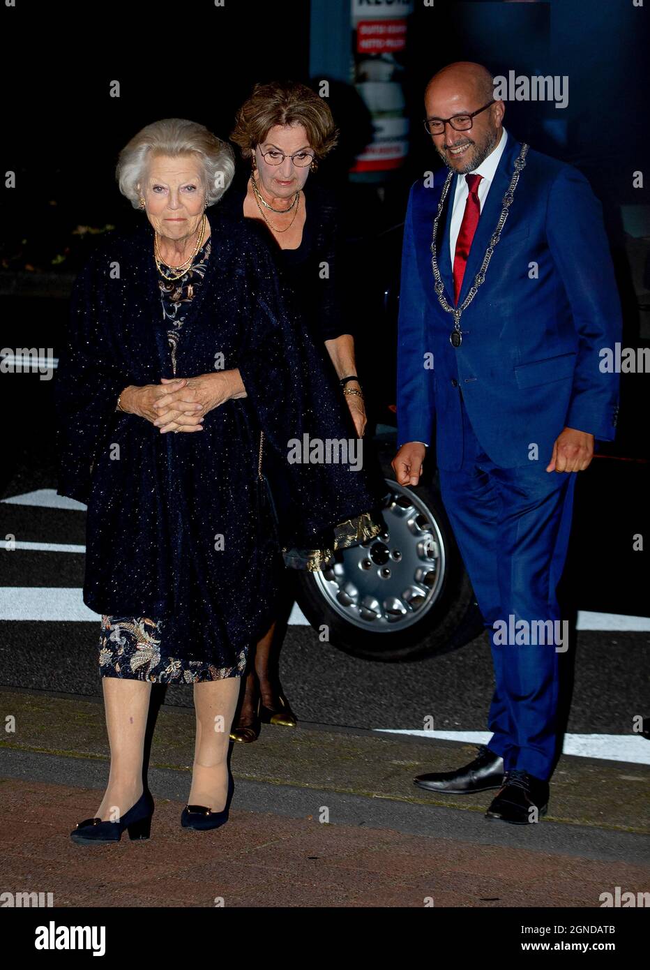 Princess Beatrix and her sister Princess Margriet attend the ...