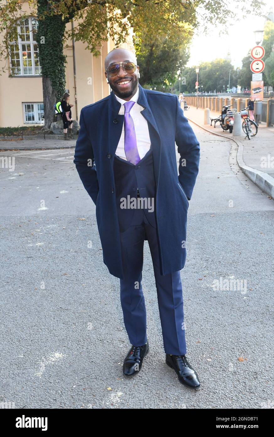 Munich, Germany. 24th Sep, 2021. Actor Samuel S. Franklin shows off at ...