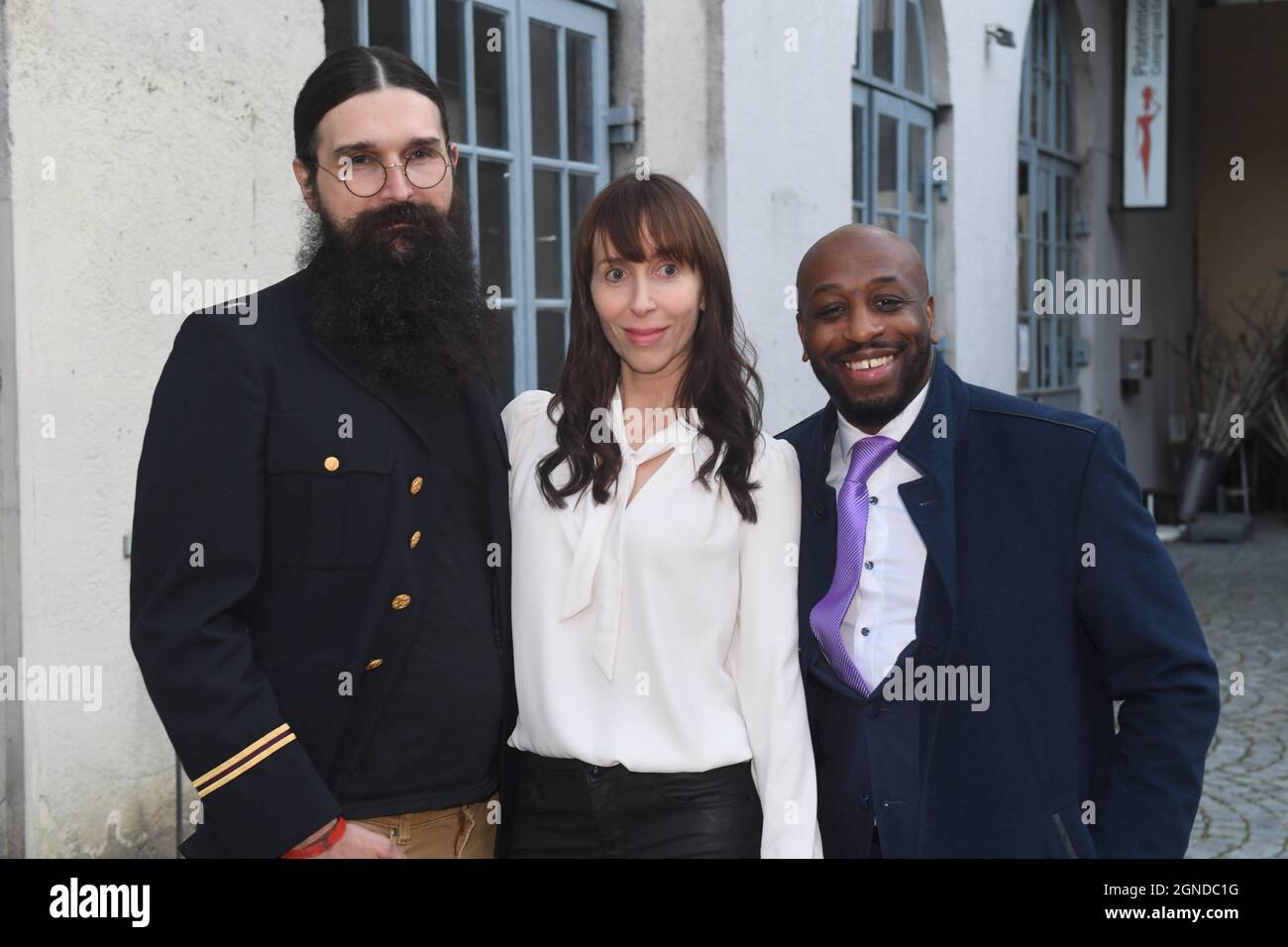 Munich, Germany. 24th Sep, 2021. Actor Neven Pilipovi· (l-r) Karola ...