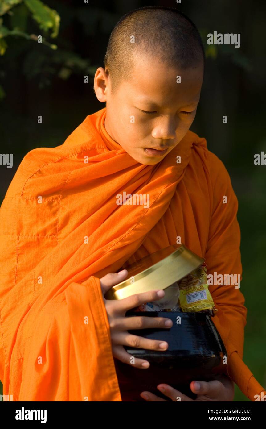 Buddhist boy monk hi-res stock photography and images - Alamy