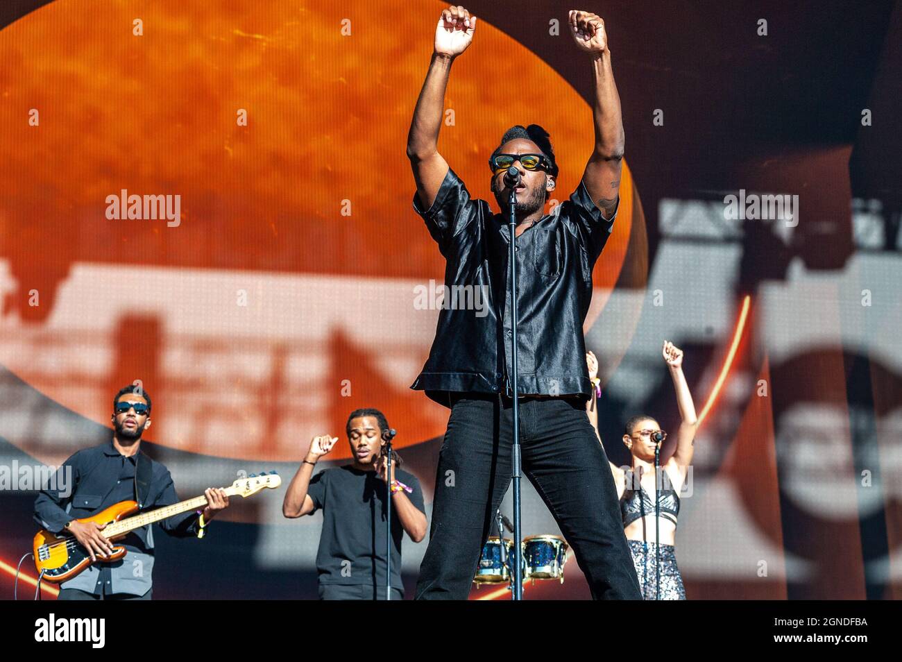 New York, USA. 24th Sep, 2021. American soul singer Leon Bridges ...