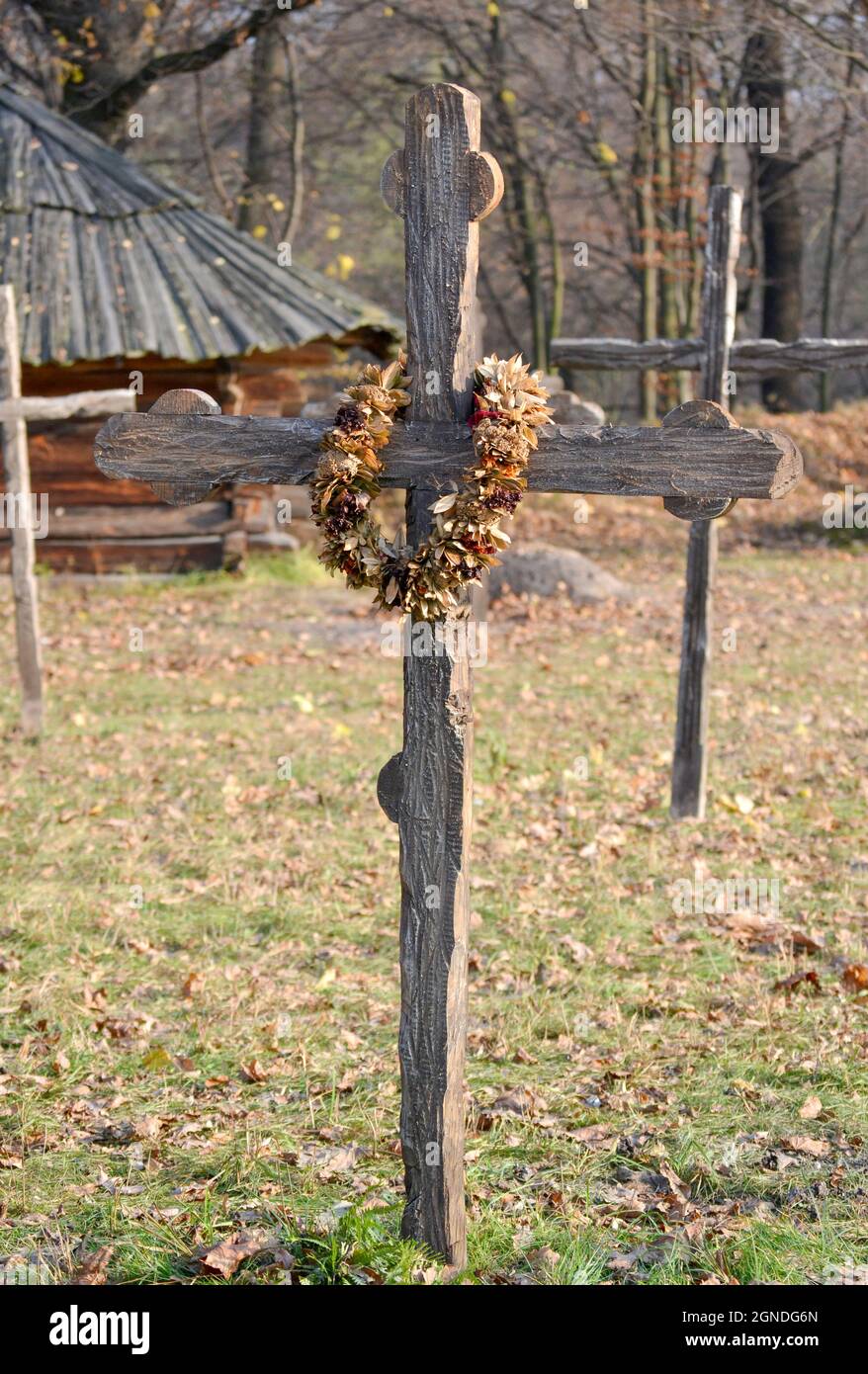 old wooden cross Stock Photo - Alamy