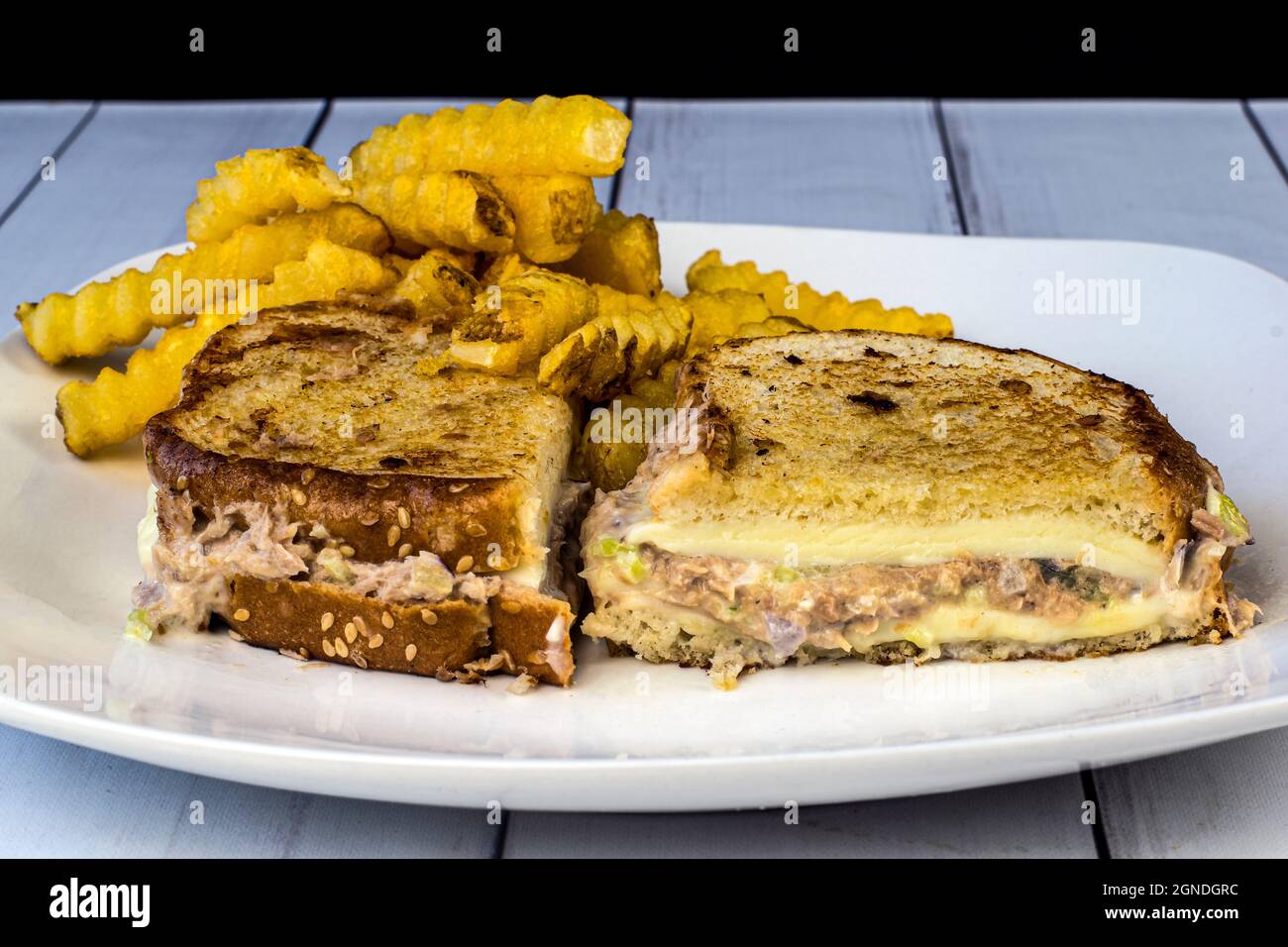 Tuna fish with fries hi-res stock photography and images - Alamy