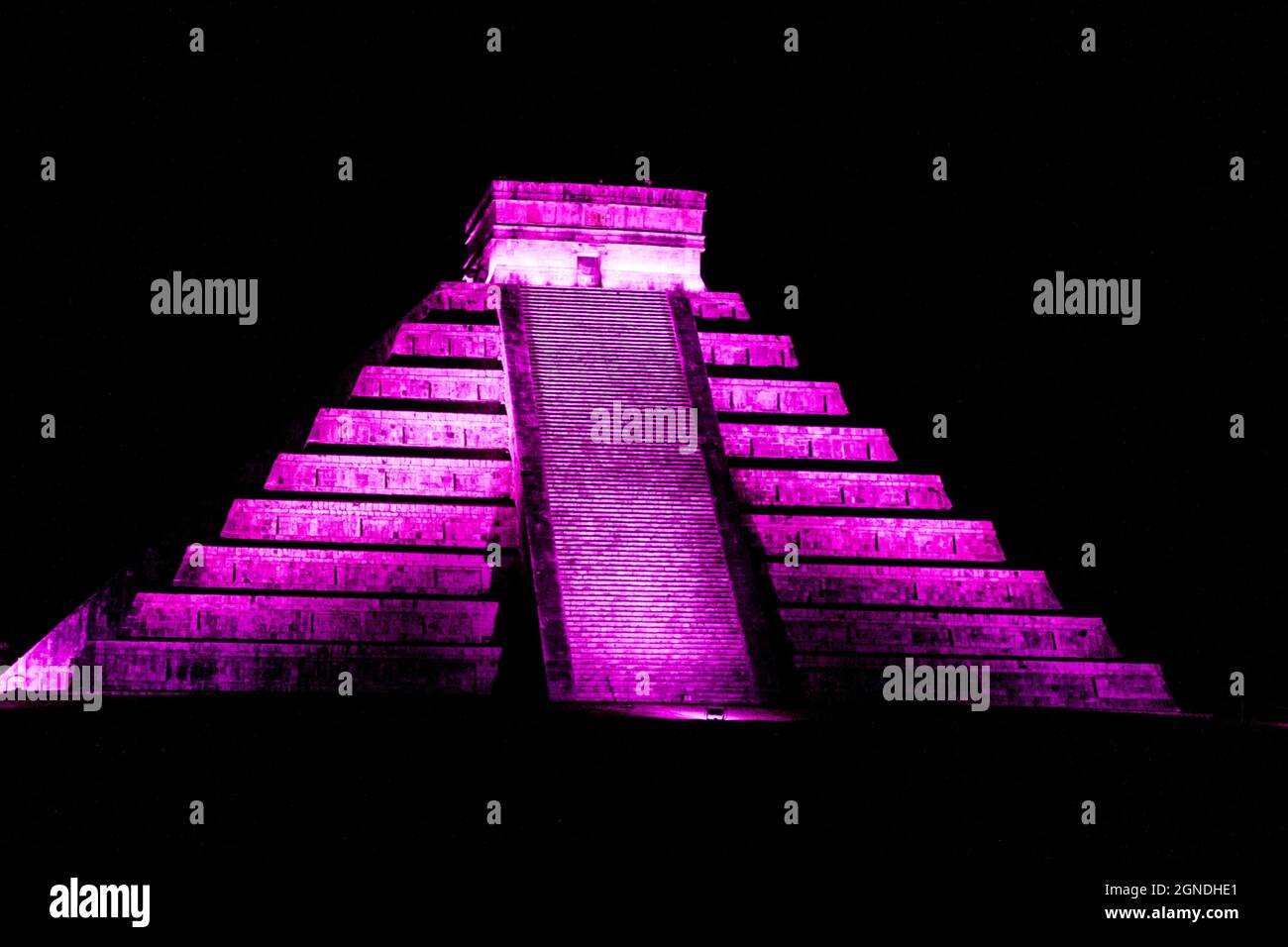 Night view of pyramid Kukulkan in ancient Mayan city Chichen Itza ...