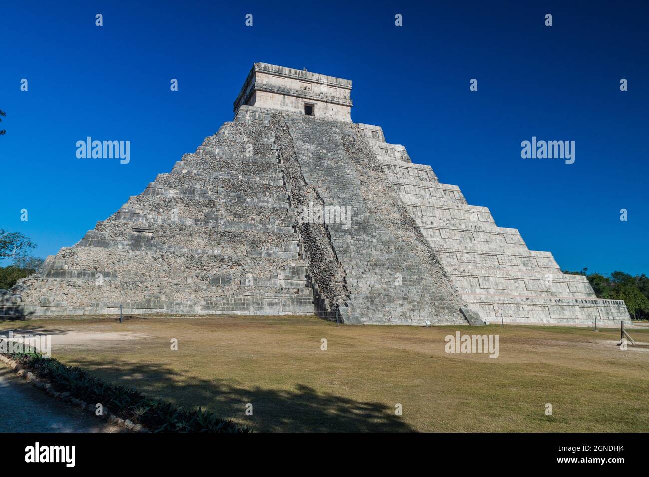 Pyramid Kukulkan in the Mayan archeological site Chichen Itza, Mexico ...