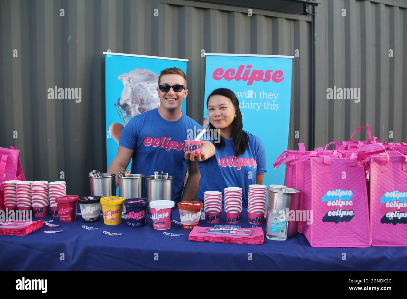 Atmosphere, Eclipse Ice Cream 09/14/2021 The world premiere of "Eating ...