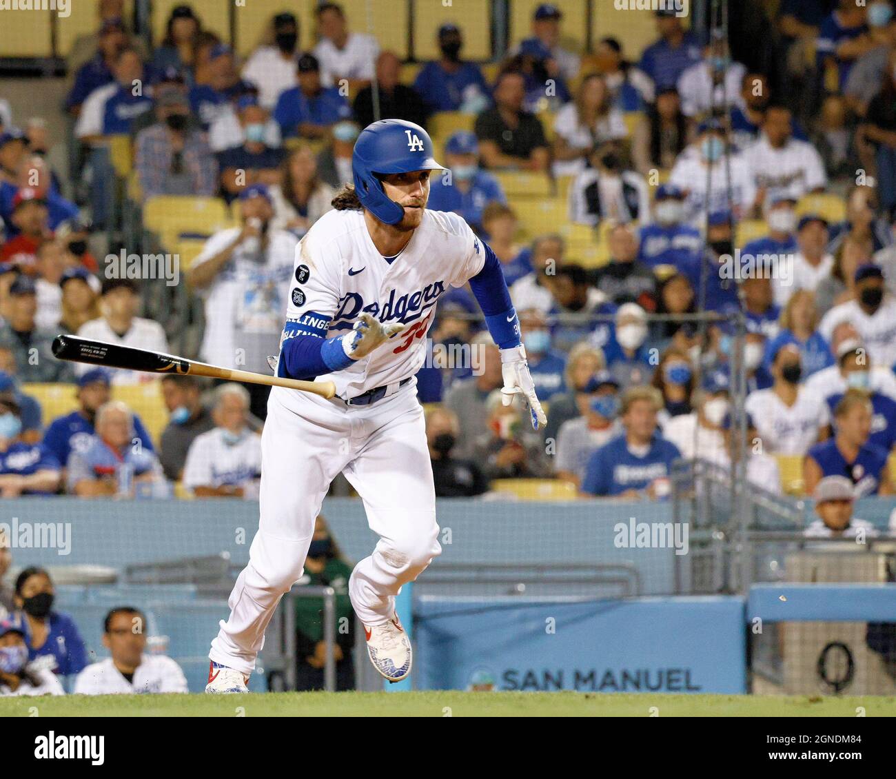 Los Angeles Dodgers center fielder Cody Bellinger (35) bats during a ...