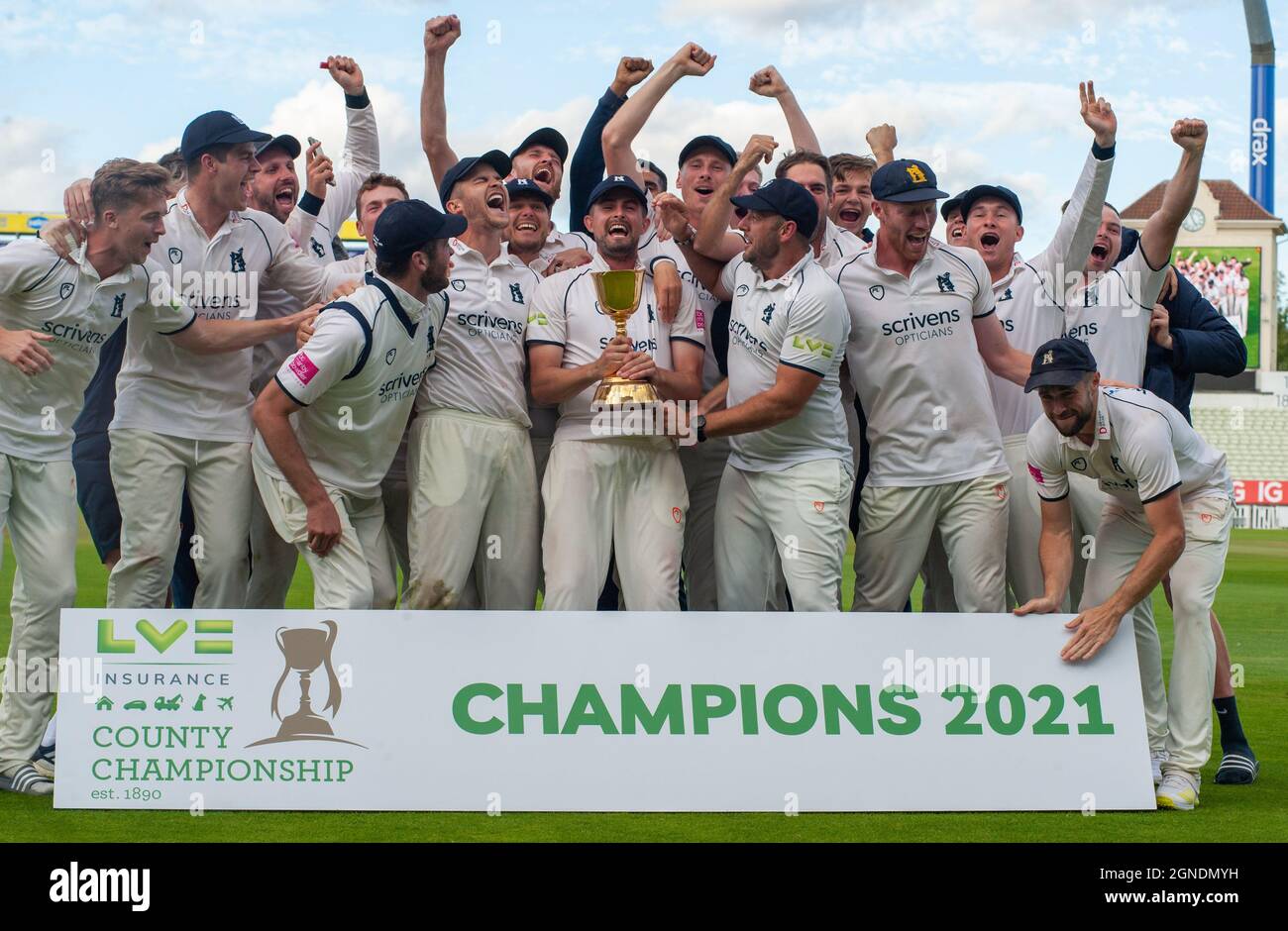 Trophy lift hi-res stock photography and images - Alamy