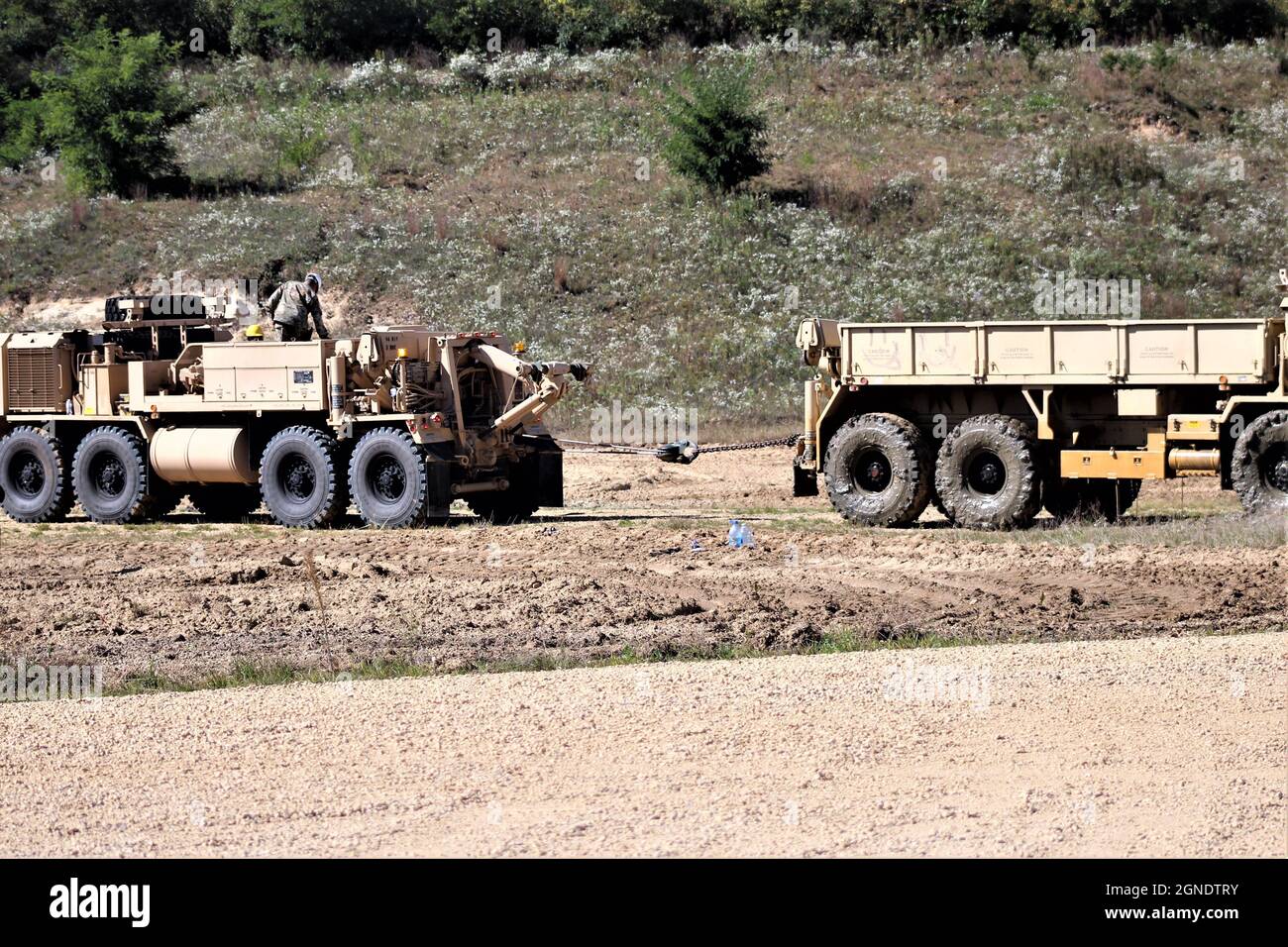Wheeled vehicle recovery operations hi-res stock photography and images ...