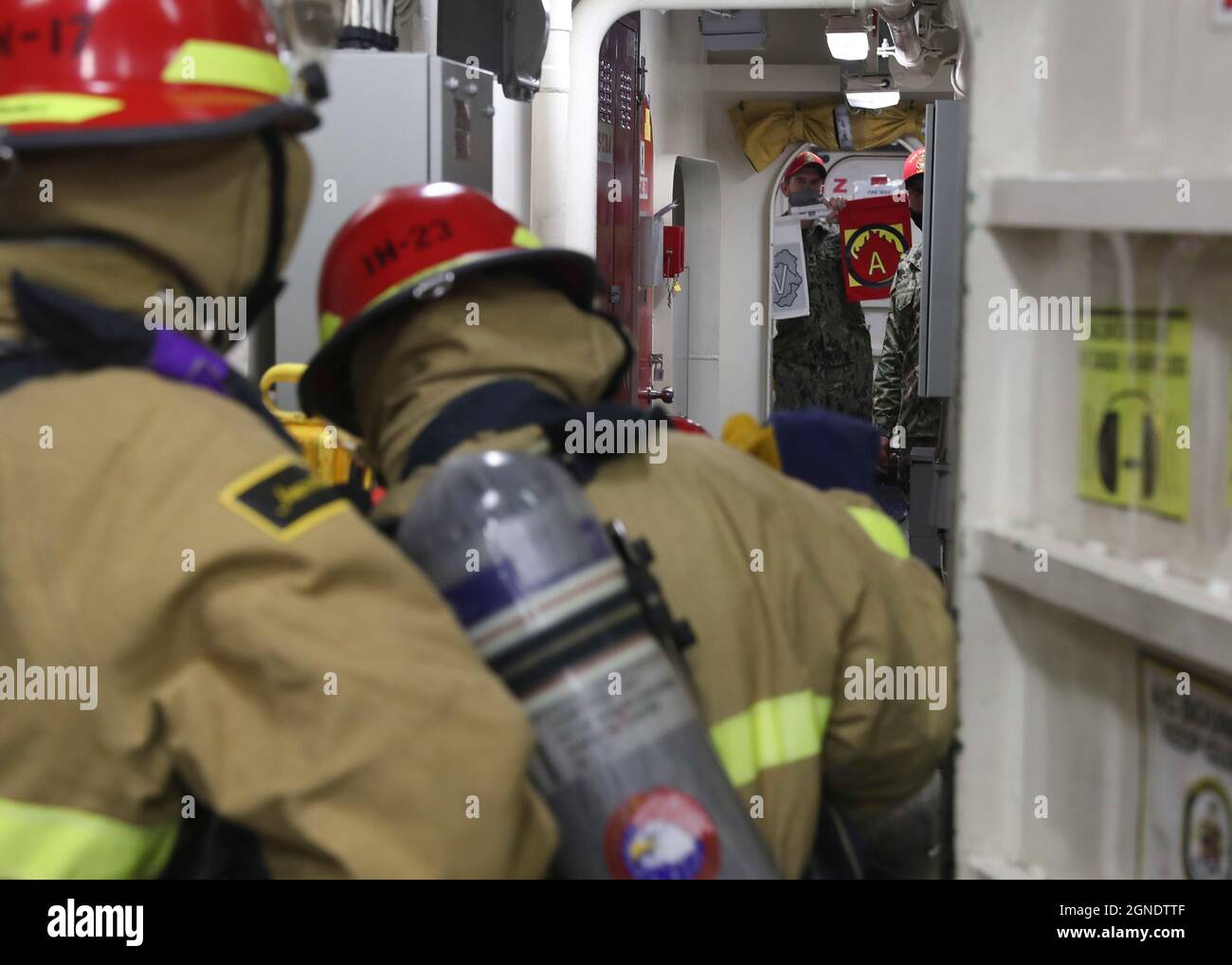 Firefighting ship hi-res stock photography and images - Alamy