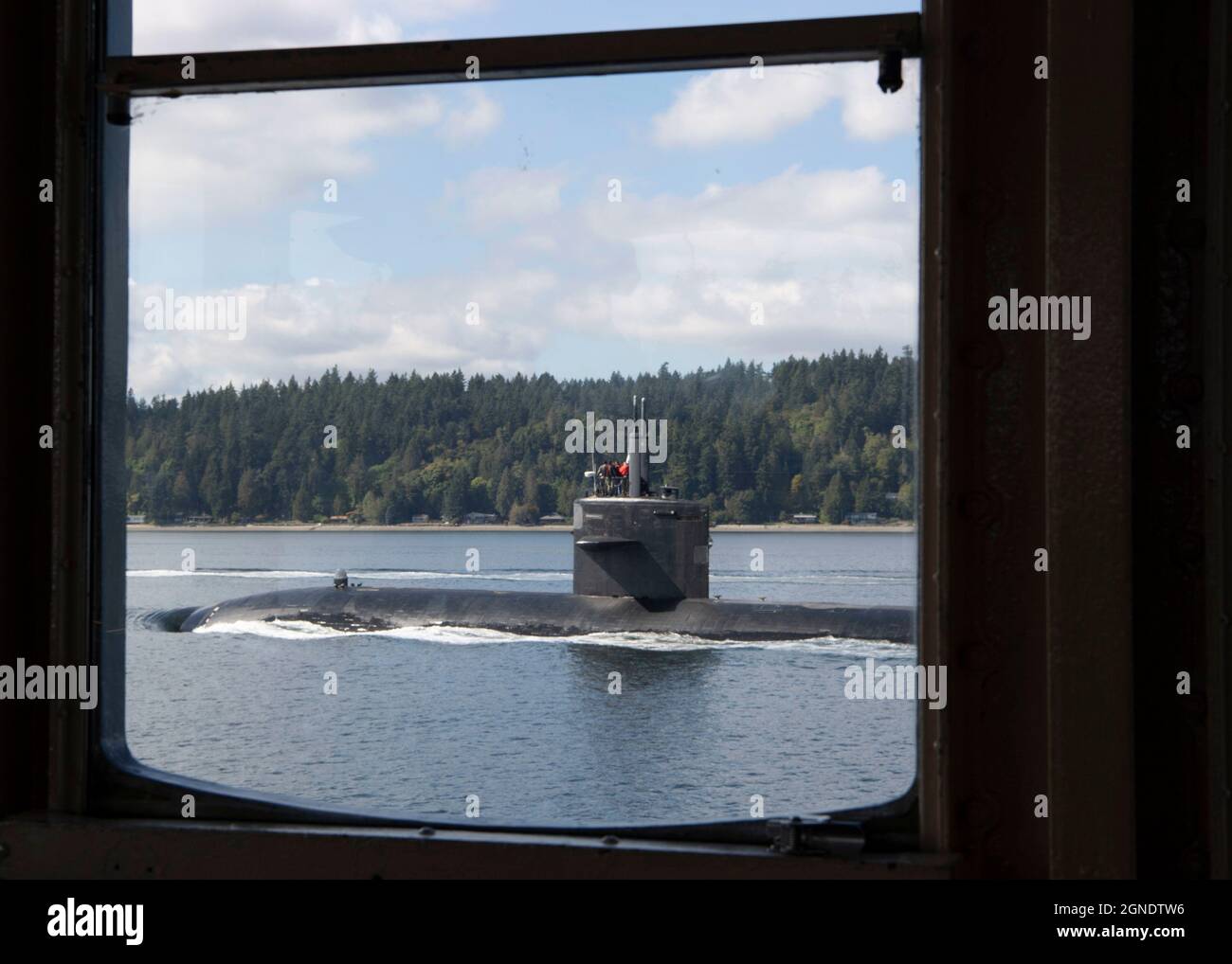 Los angeles class fast attack submarine uss providence ssn 719 hi-res ...