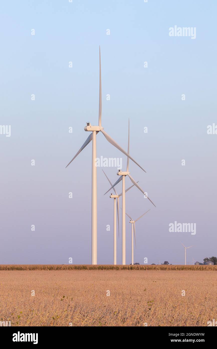 The MidAmerican Energy Prairie Wind Farm using Vestas turbines in New ...