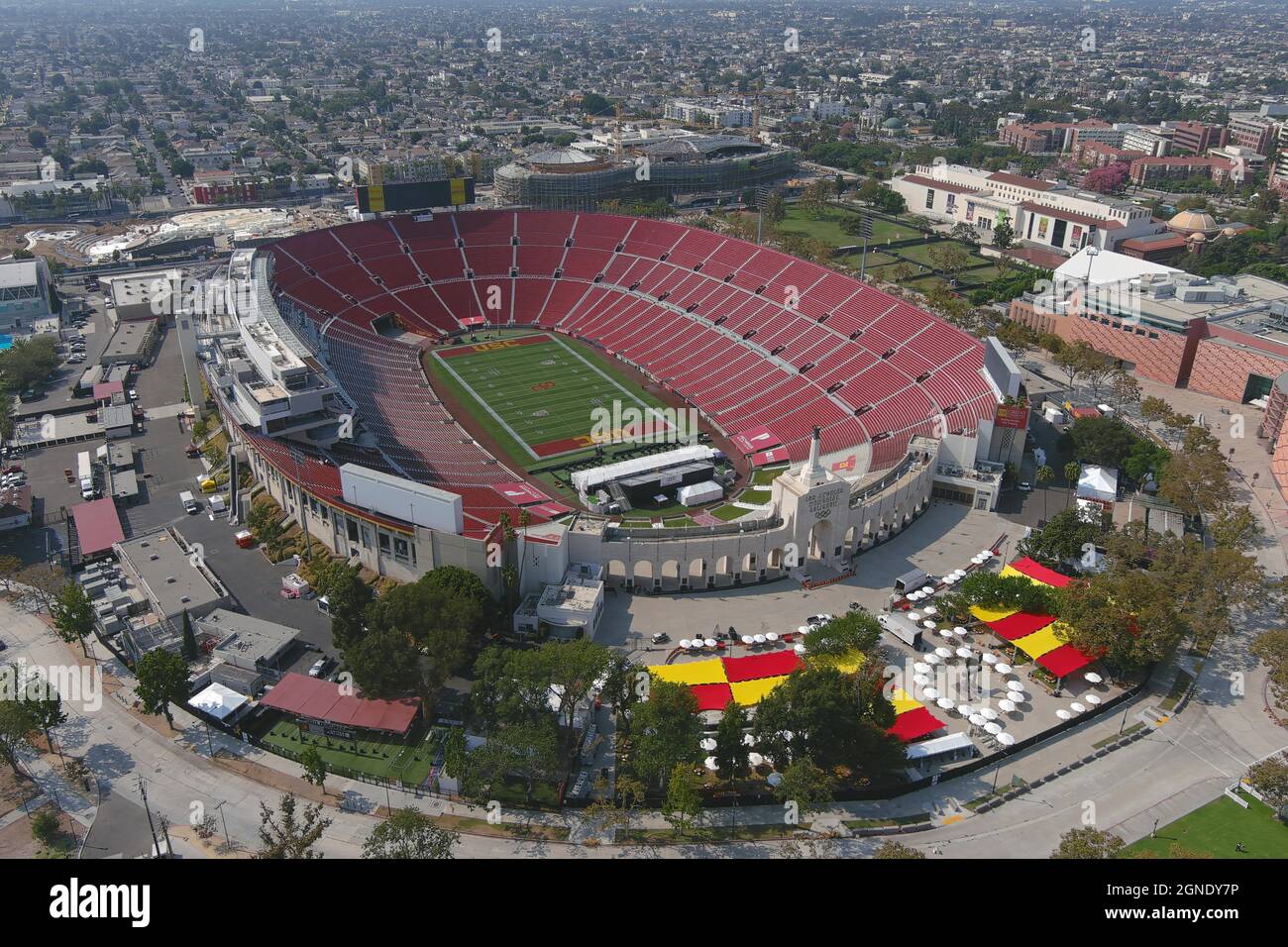Coliseum10 hi-res stock photography and images - Alamy