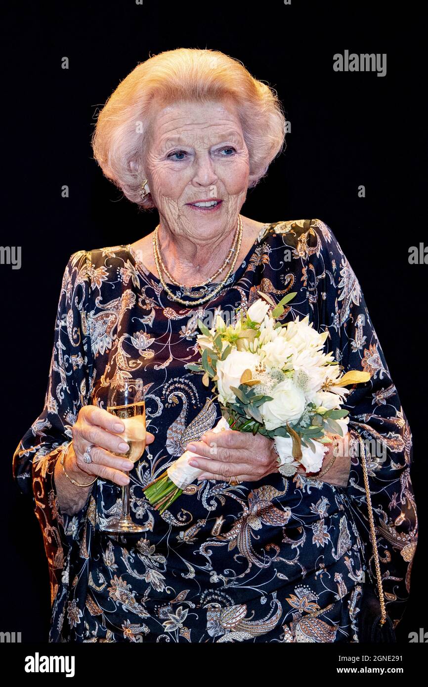 Reine beatrix hi-res stock photography and images - Alamy