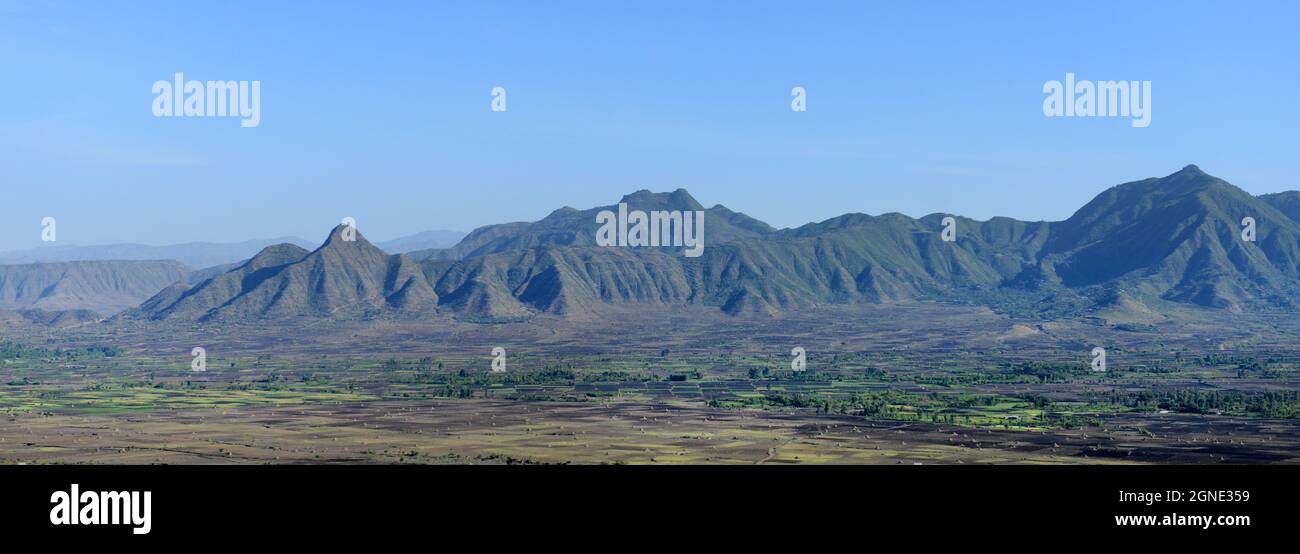 Picturesque landscapes along the road between Dessie and Weldiya in ...