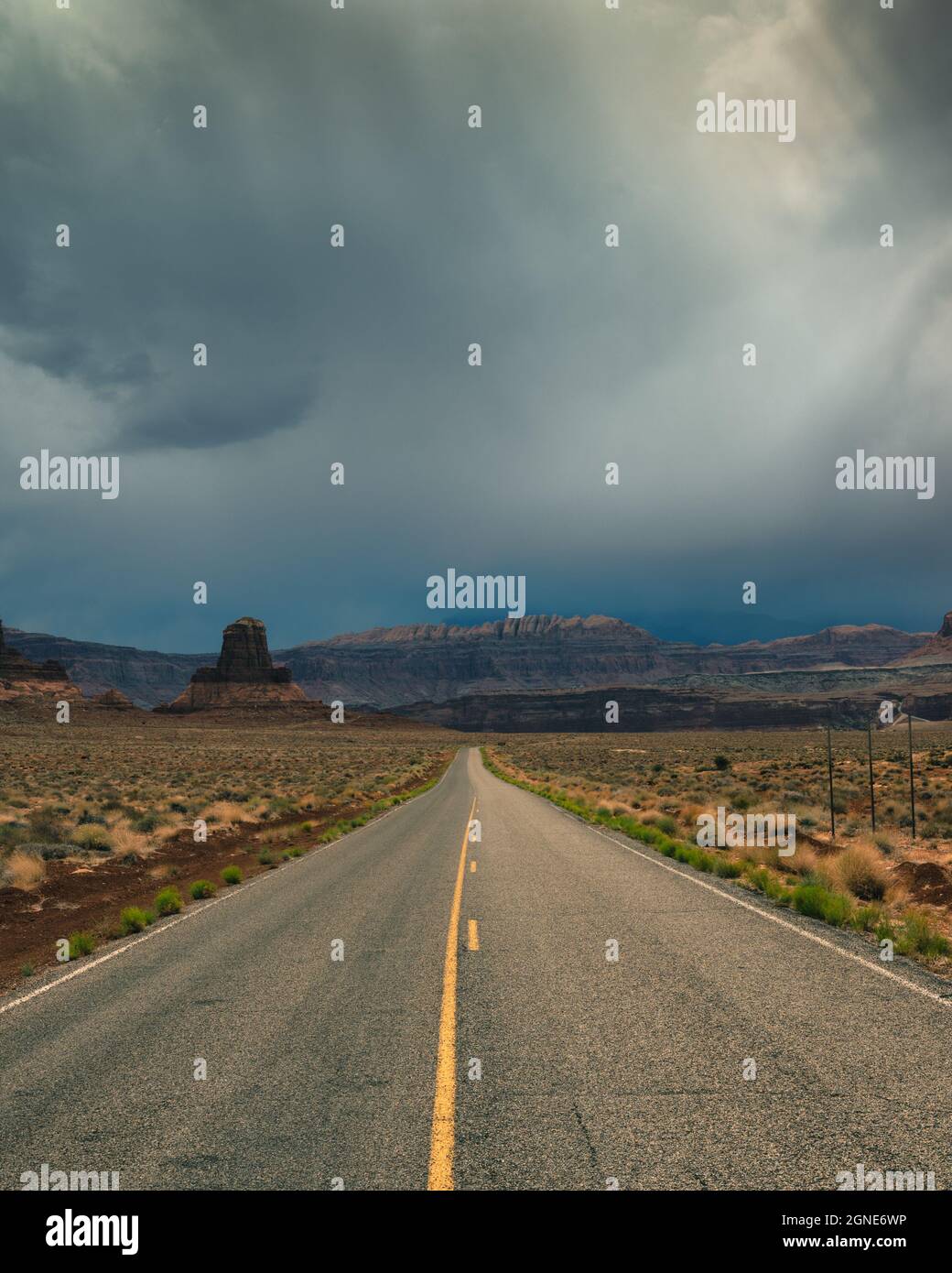 Straight line formation hi-res stock photography and images - Alamy