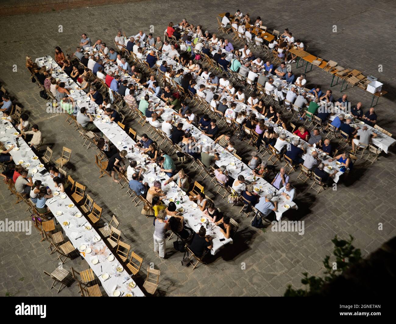 Dinner contrada siena tuscany italy hi-res stock photography and images ...