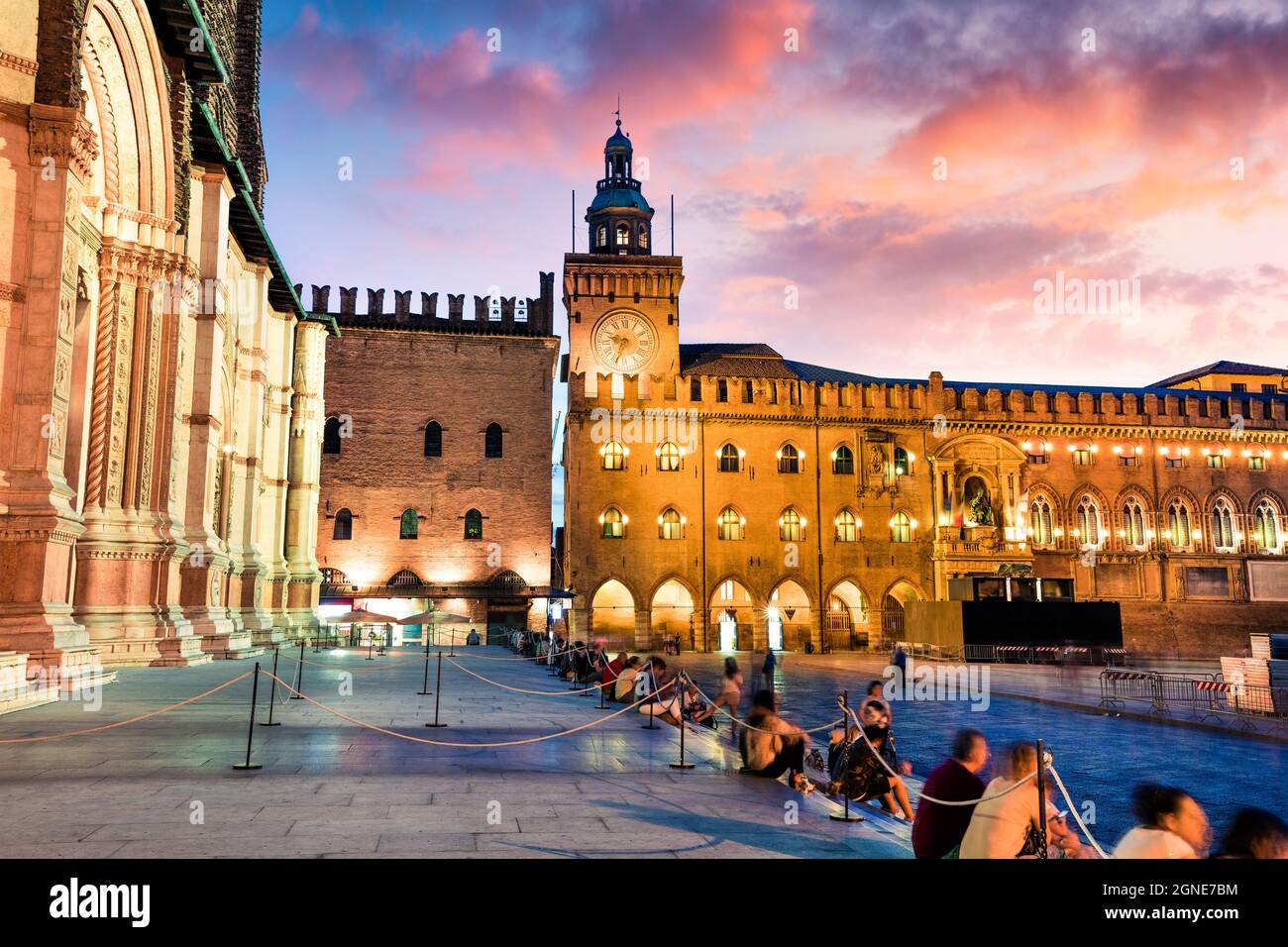 Colorful spring sunset on the main square of City of Bologna with ...