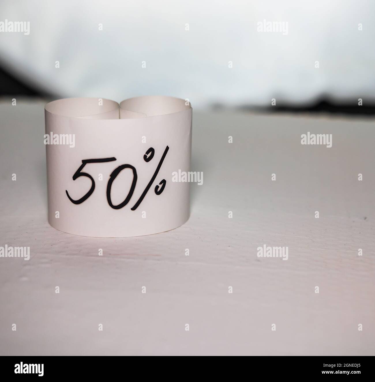 Handwritten notes on white note paper Stock Photo - Alamy