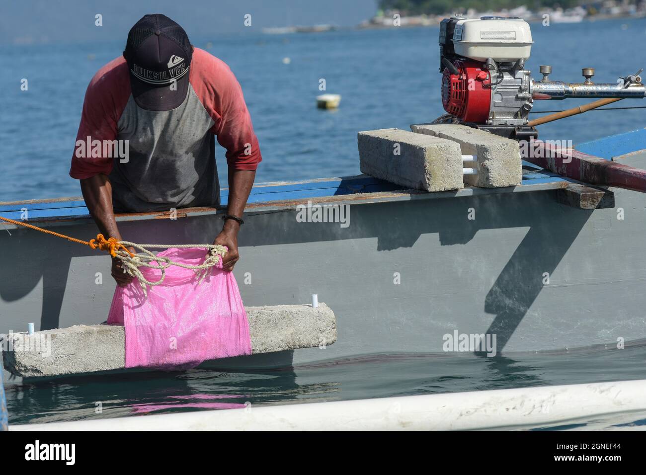 Palu, Central Sulawesi, Indonesia. 25th Sep, 2021. Fishermen ...
