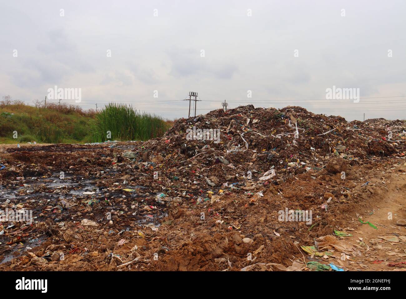 Dumpsite hi-res stock photography and images - Alamy