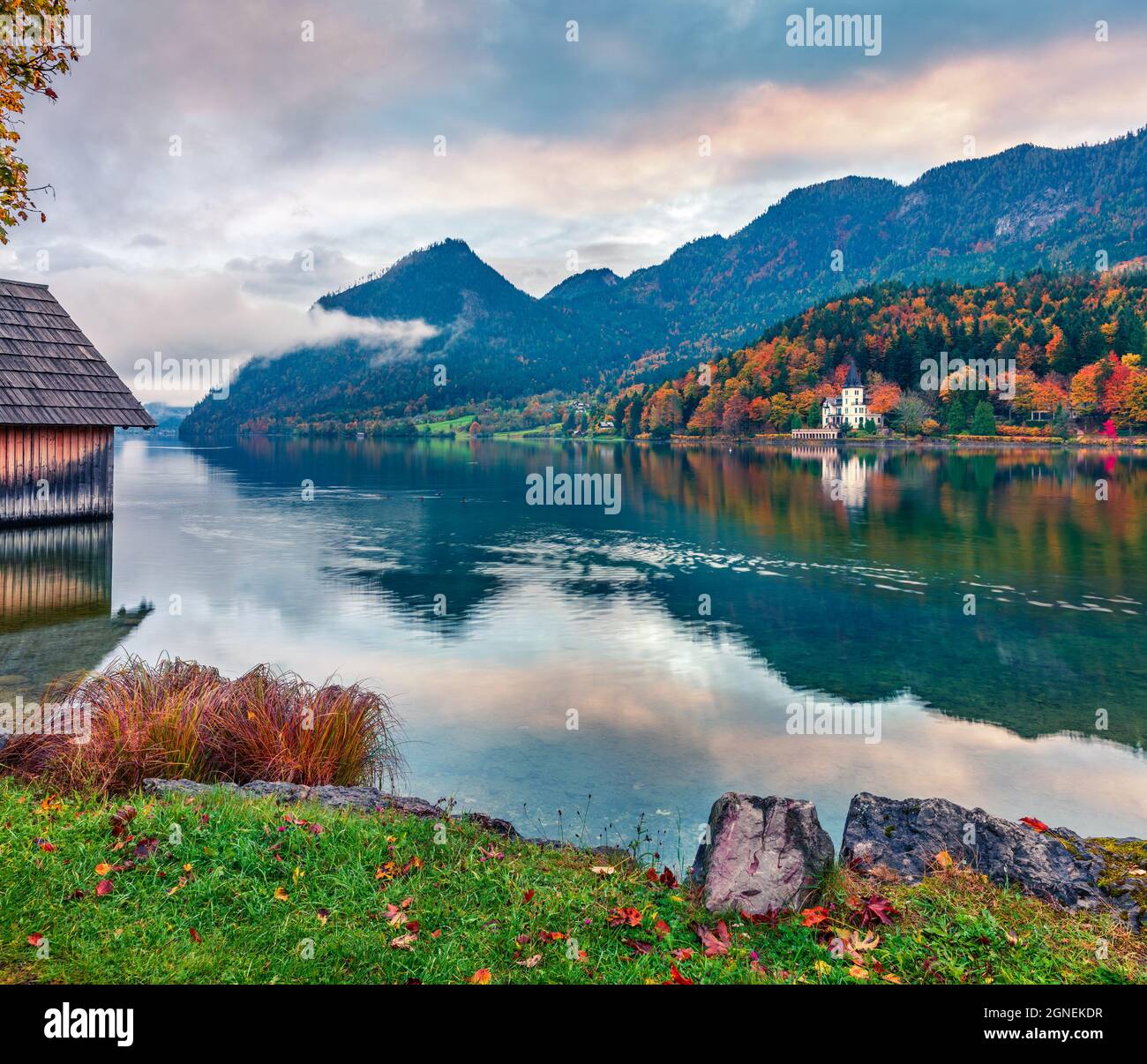 Castle grundlsee hi-res stock photography and images - Alamy