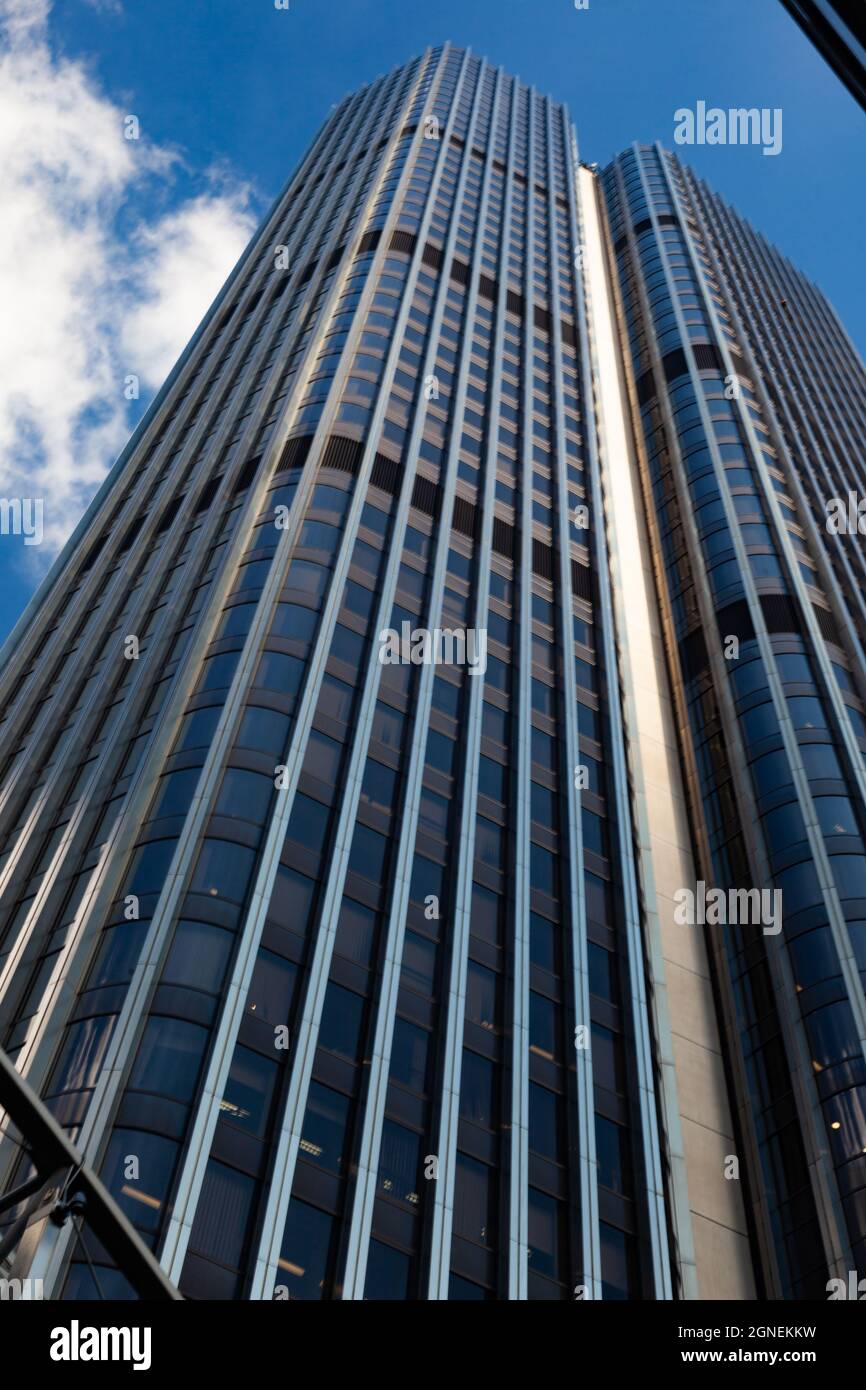 London buildings 1990s hi-res stock photography and images - Alamy