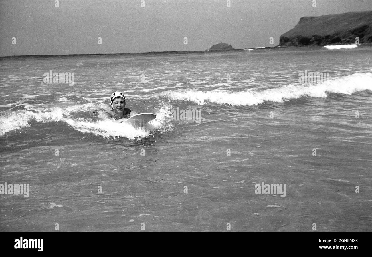 Small waves on black Black and White Stock Photos & Images - Alamy