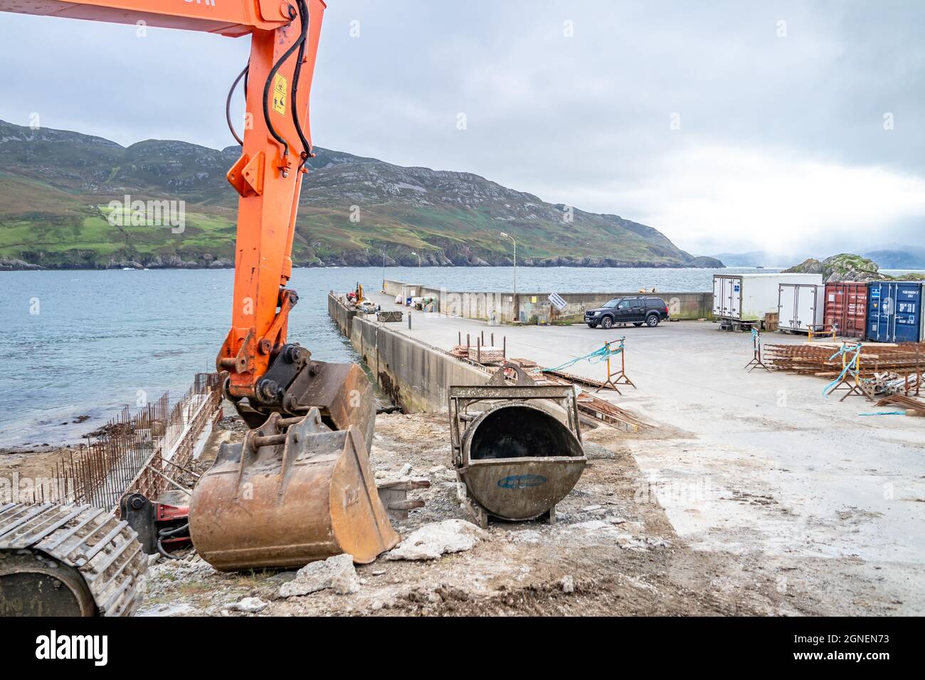 LENAN, DONEGAL, IRELAND - SEPTEMBER 16 2021 : The harbour in Lenan bay ...