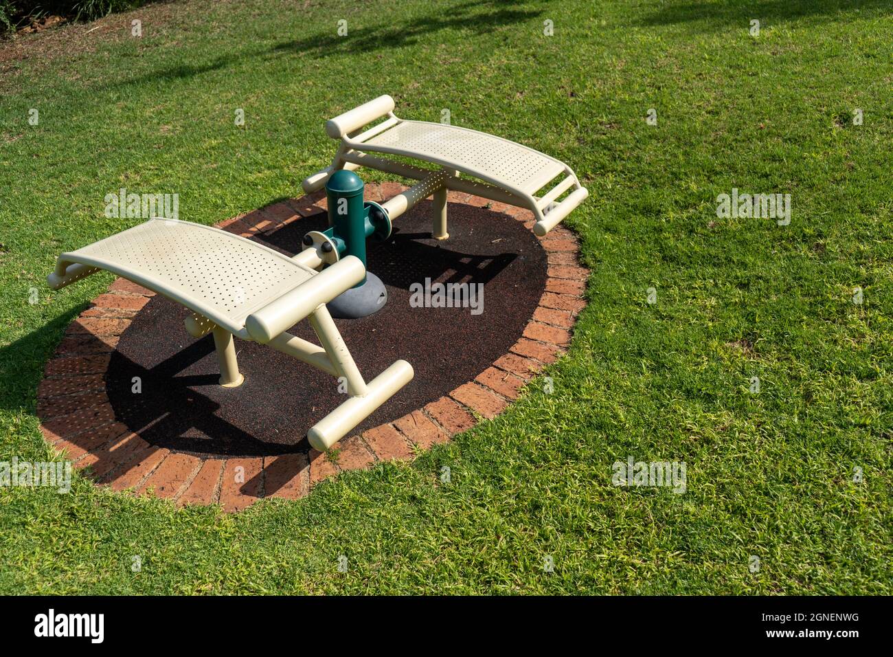 Communal outdoor gym hi-res stock photography and images - Alamy