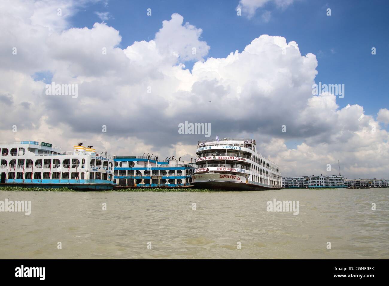 Buriganga river, Dhaka, Bangladesh : The Buriganga river is always busy with wooden boats and ...