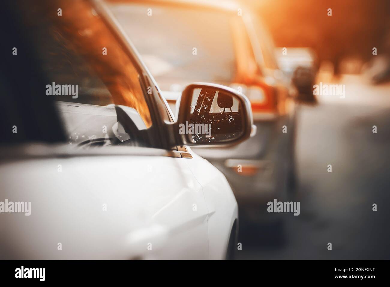 Headlights reflection on road hi-res stock photography and images - Alamy