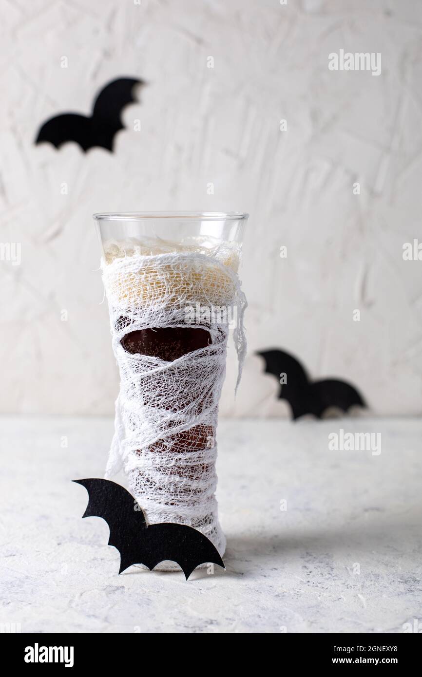 Decorated mummy mask hi-res stock photography and images - Alamy