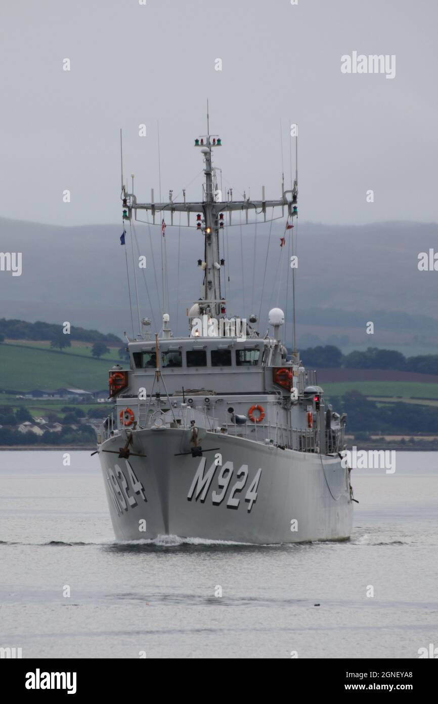 BNS Primula (M924), a Tripartite-class (or Flower-class) minehunter ...