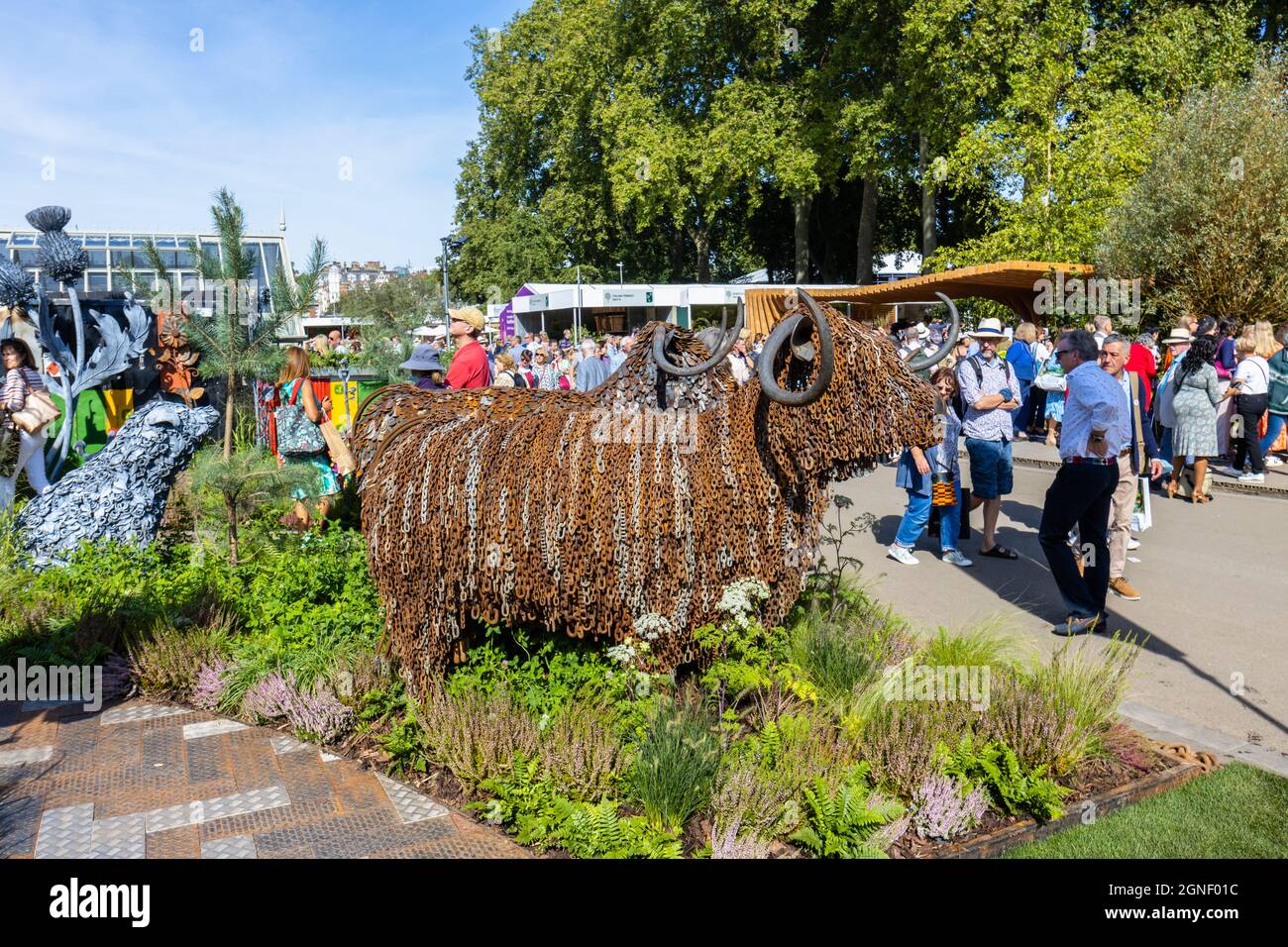 Metal animal sculptures, chain link highland cattle by ArtFe blacksmith ...