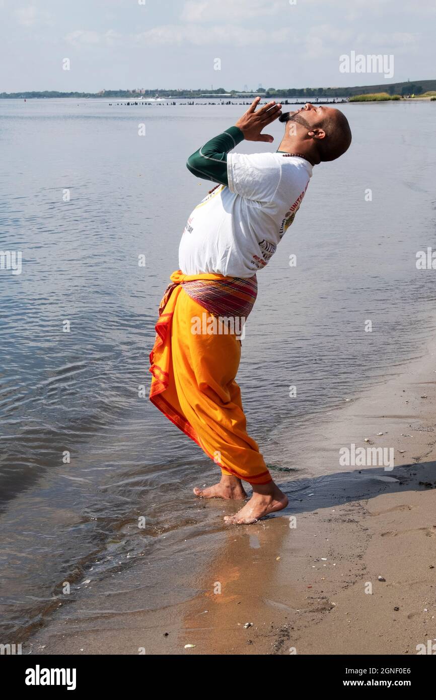 Poosai hi-res stock photography and images - Alamy