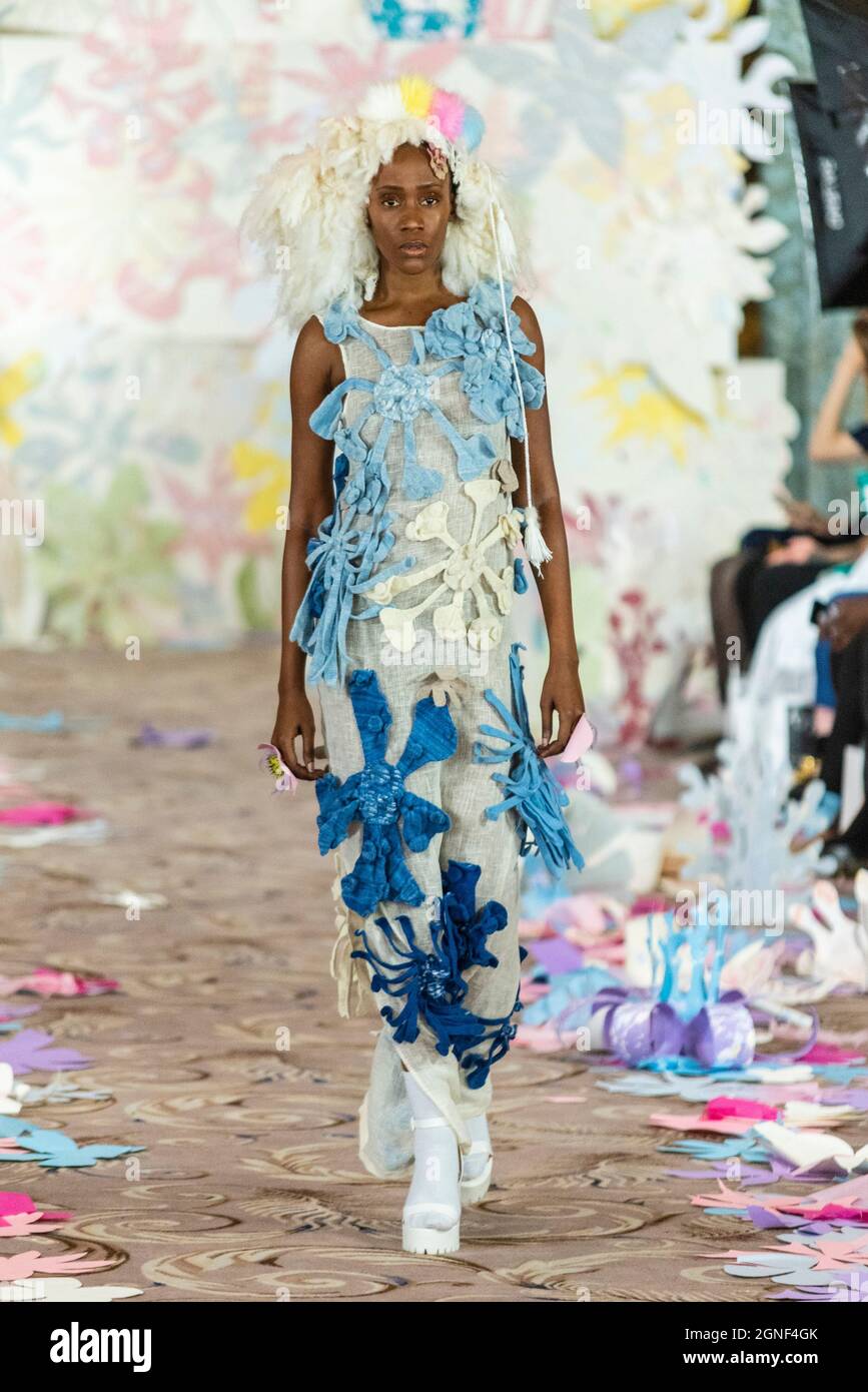 Flower Fashion Show More Floral Fashion At The Spring Flower Show