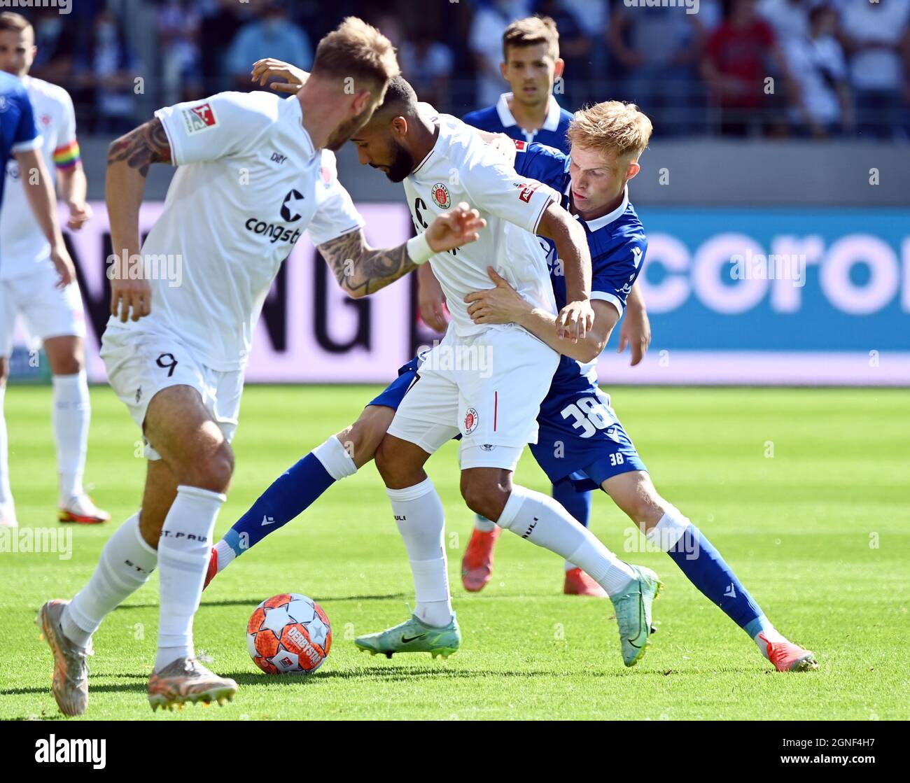Karlsruhe, Germany. 25th Sep, 2021. Football: 2. Bundesliga, Karlsruher ...