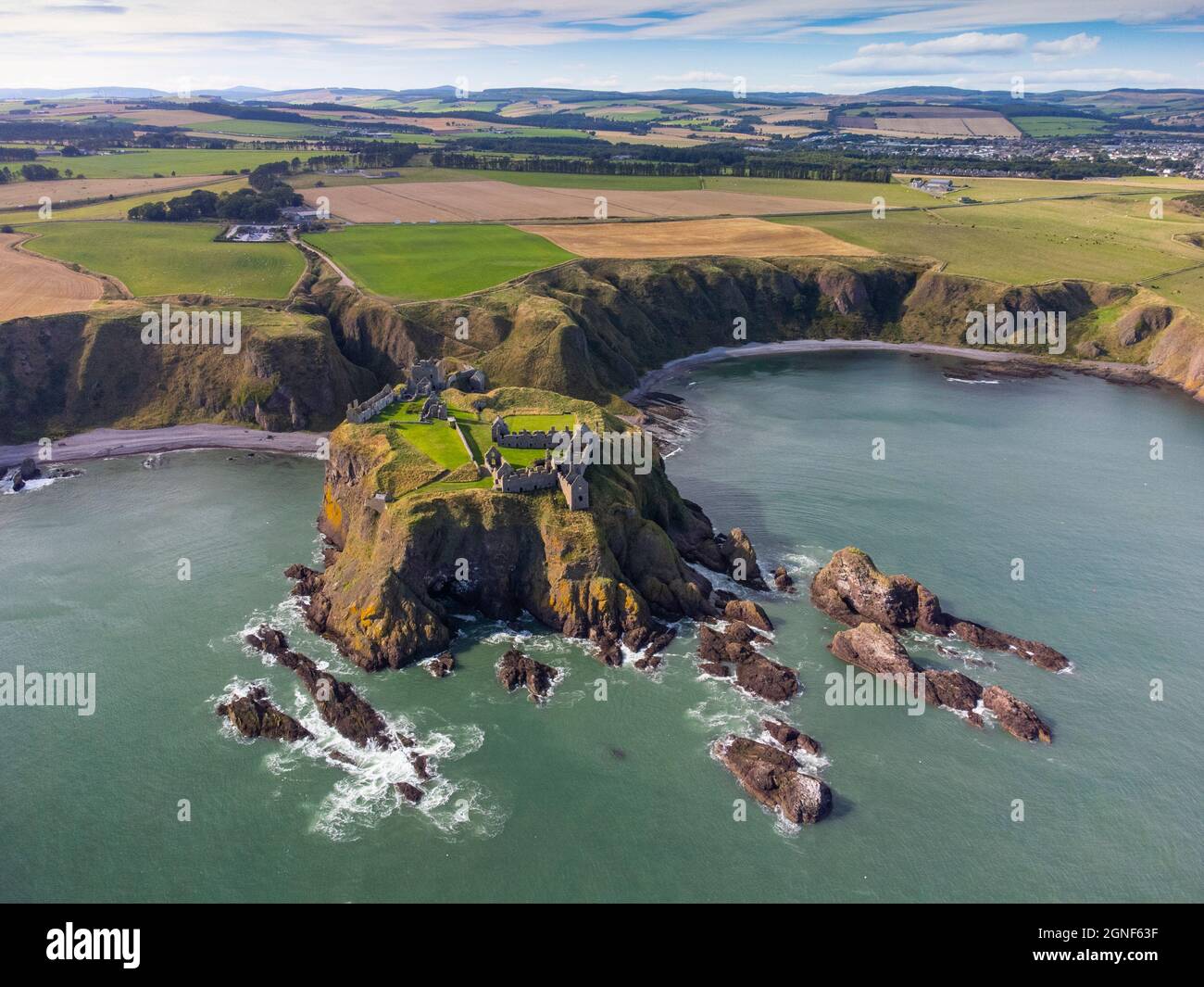 Dunnottar castle from the sea hi-res stock photography and images - Alamy
