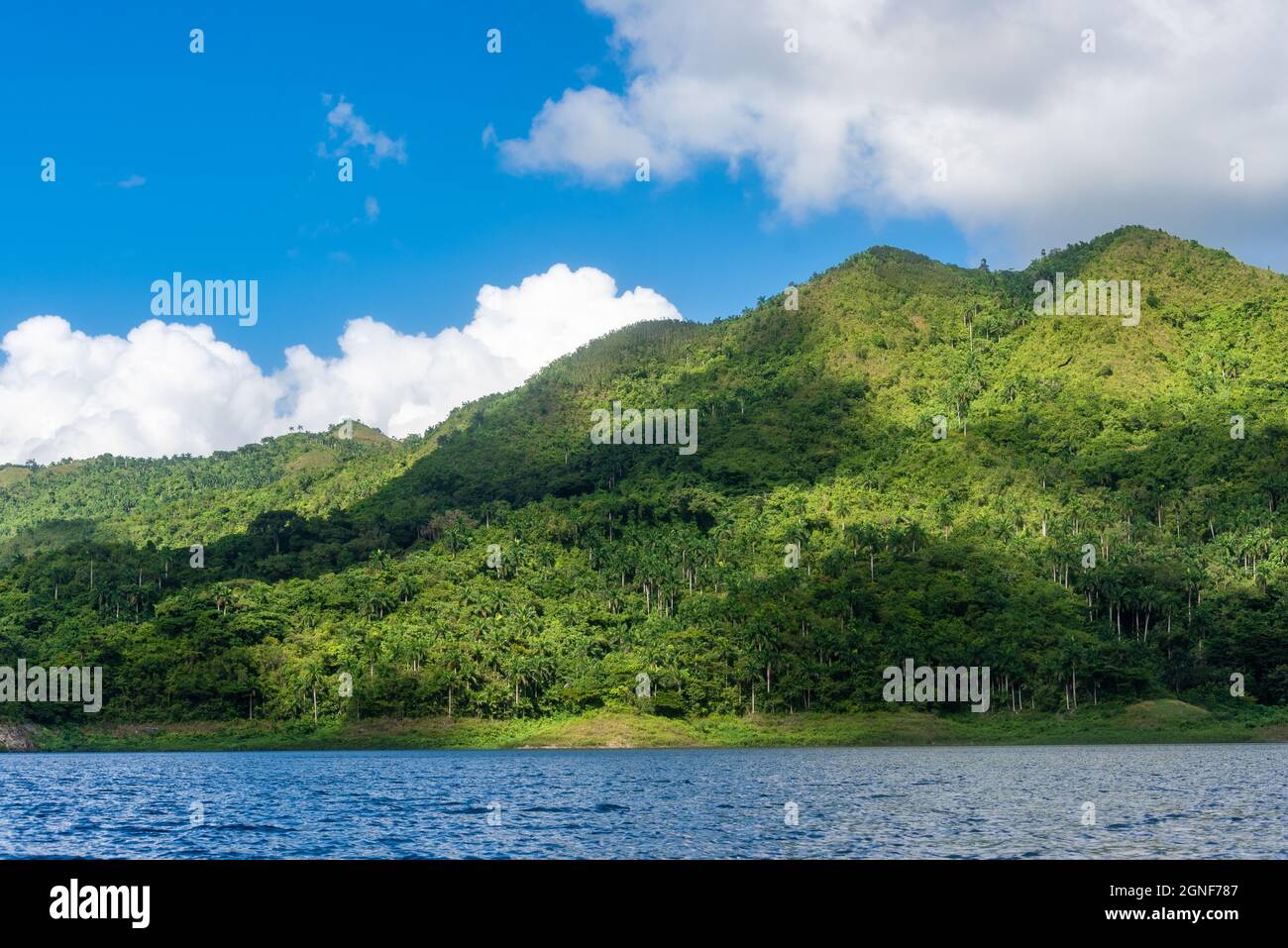 Hanabanilla mountain in Cuba Stock Photo - Alamy