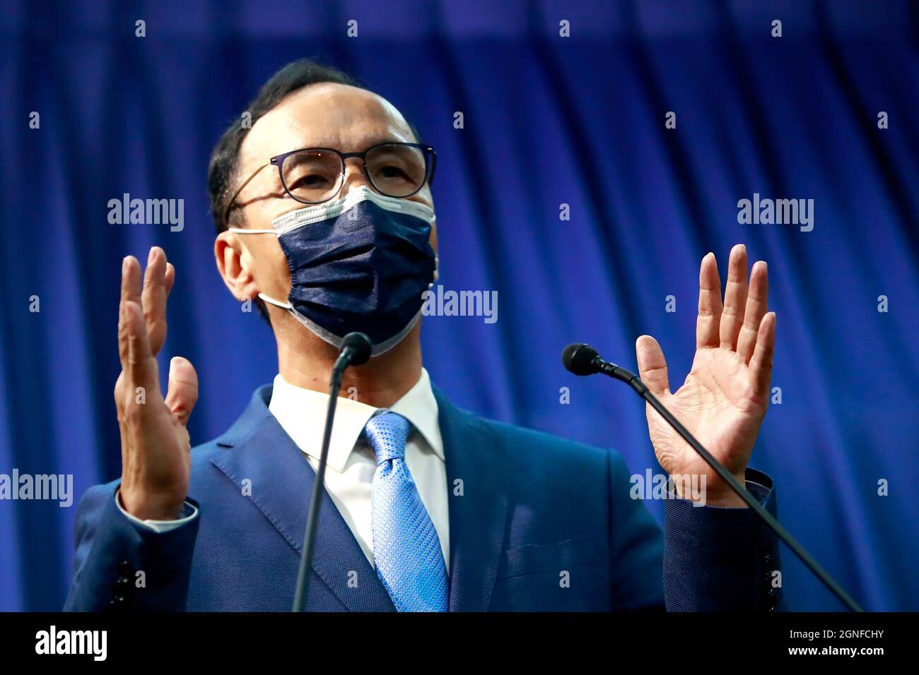 Johnny chiang hi-res stock photography and images - Alamy