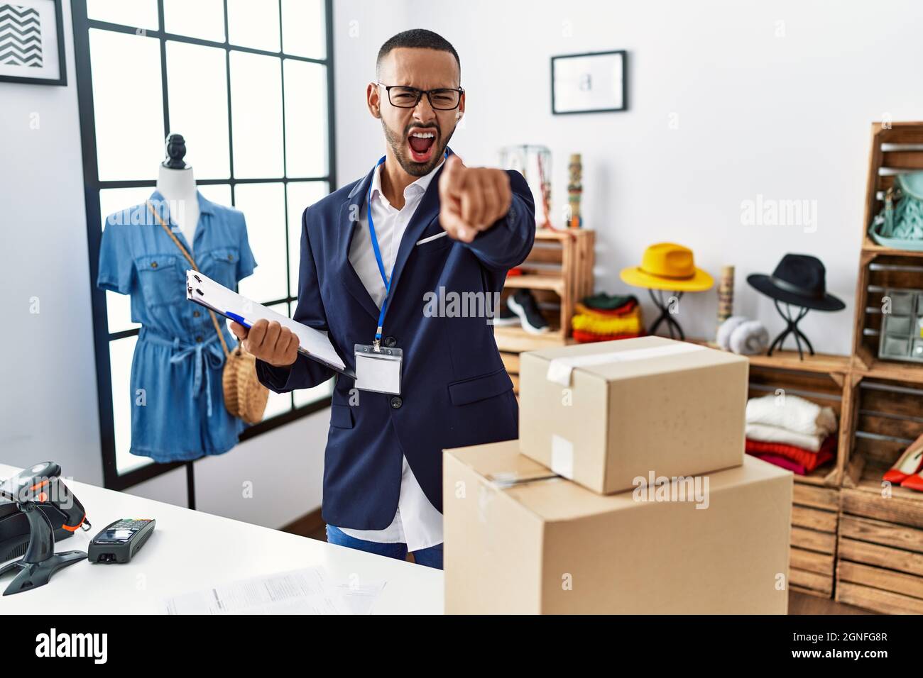 Shop assistant and angry hi-res stock photography and images - Alamy