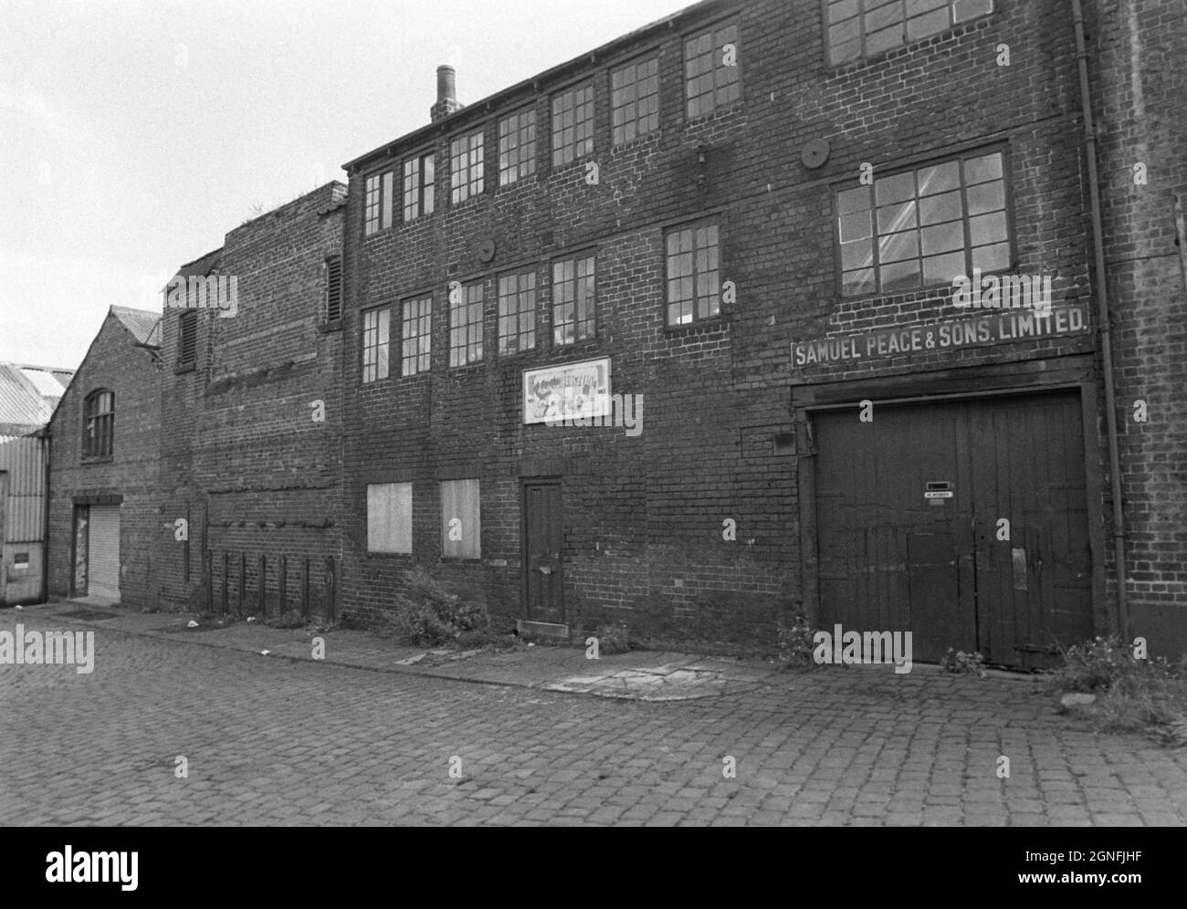 Industrial sheffield 1970's hi-res stock photography and images - Alamy